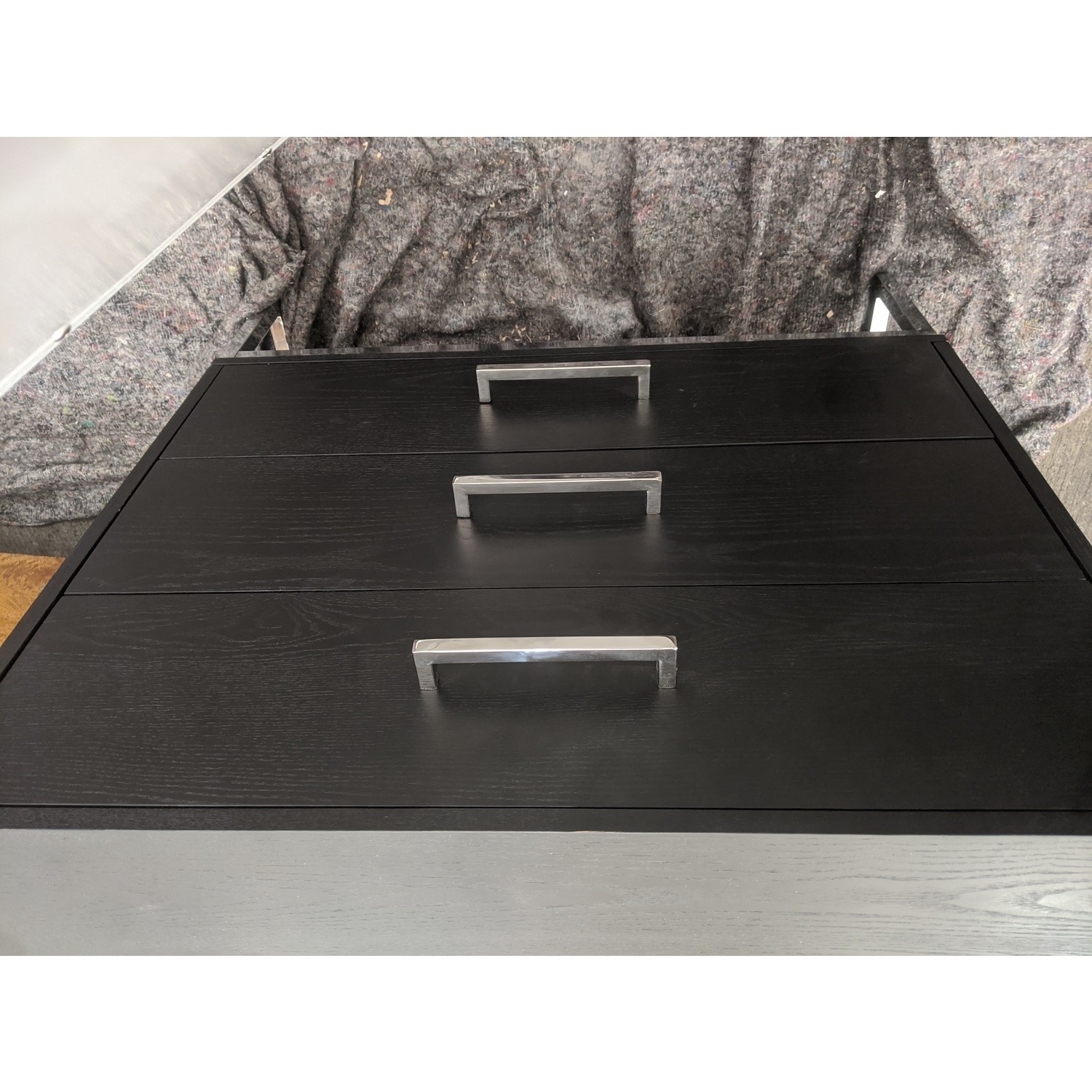 GRADE A2 - Black Modern Chest of 3 Drawers with Legs - Kaia - Furniture123