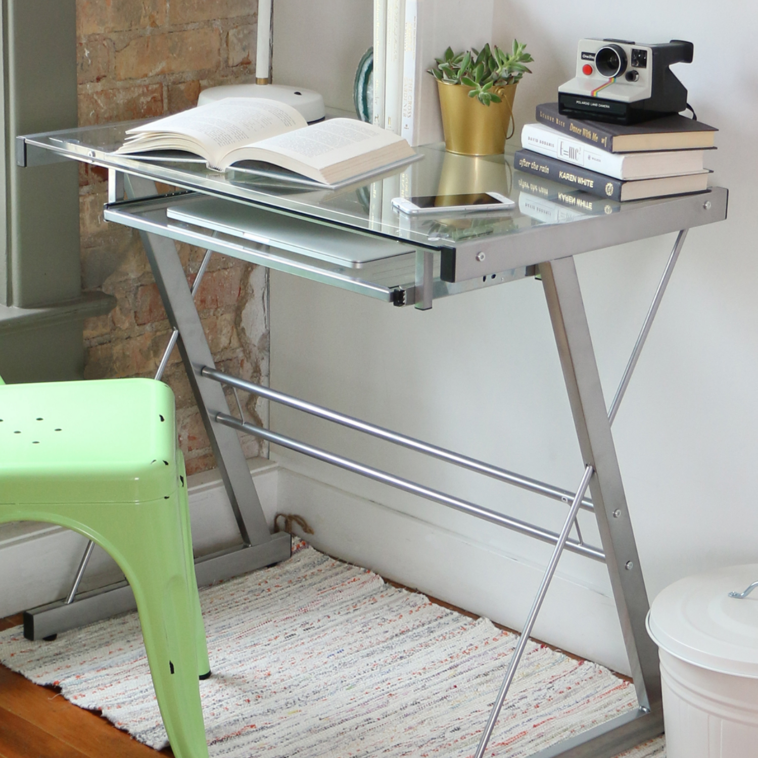 Glass Desks & modern small workstations from go-furniture.co.uk