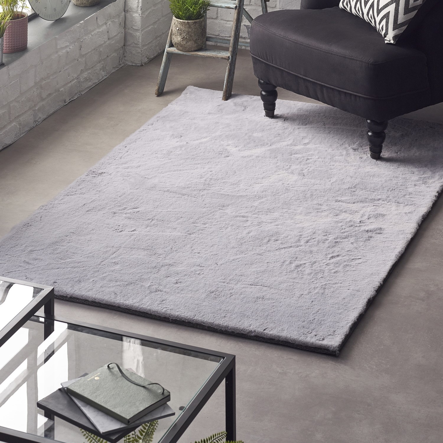 Ripley Lustrous Faux Fur Rug Silver Grey - 170x120cm - Furniture123